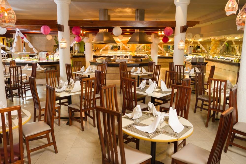 Sandos Playacar Beach Resort & Spa All Inclusive, hotel en Playa del ...